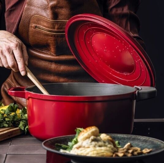 Featherweights Stoofpot met deksel rood 22 cm - Onder de Lindeboom